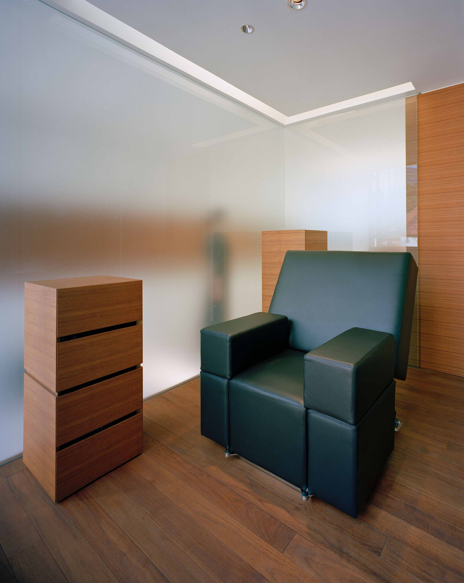 MARS THE SALON | CURIOSITY