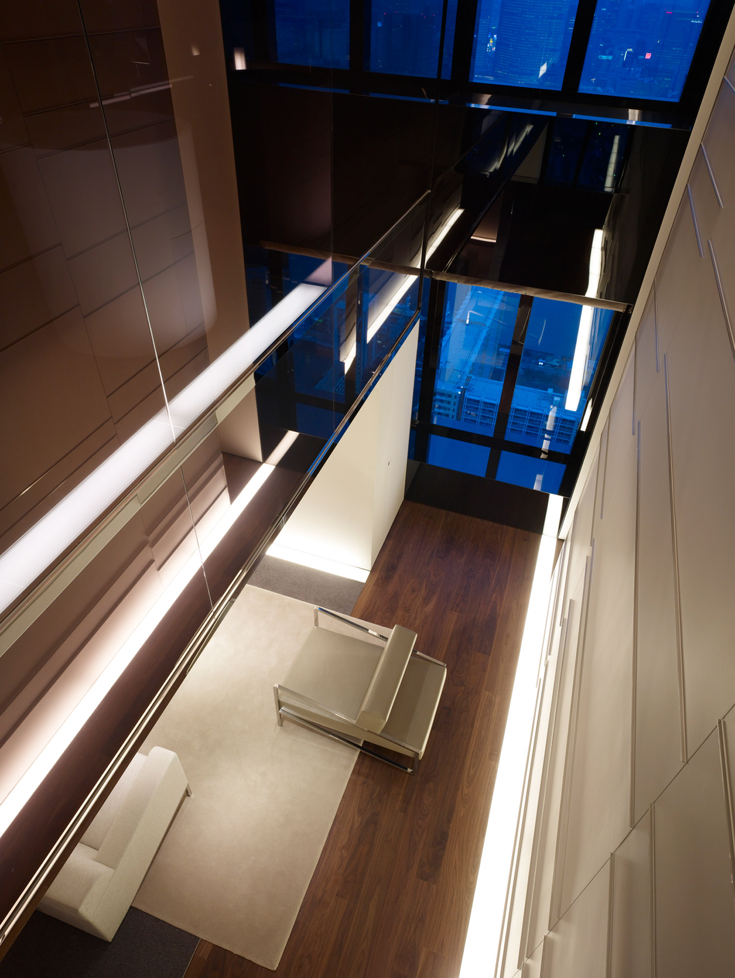 THE TOKYO TOWERS | CURIOSITY