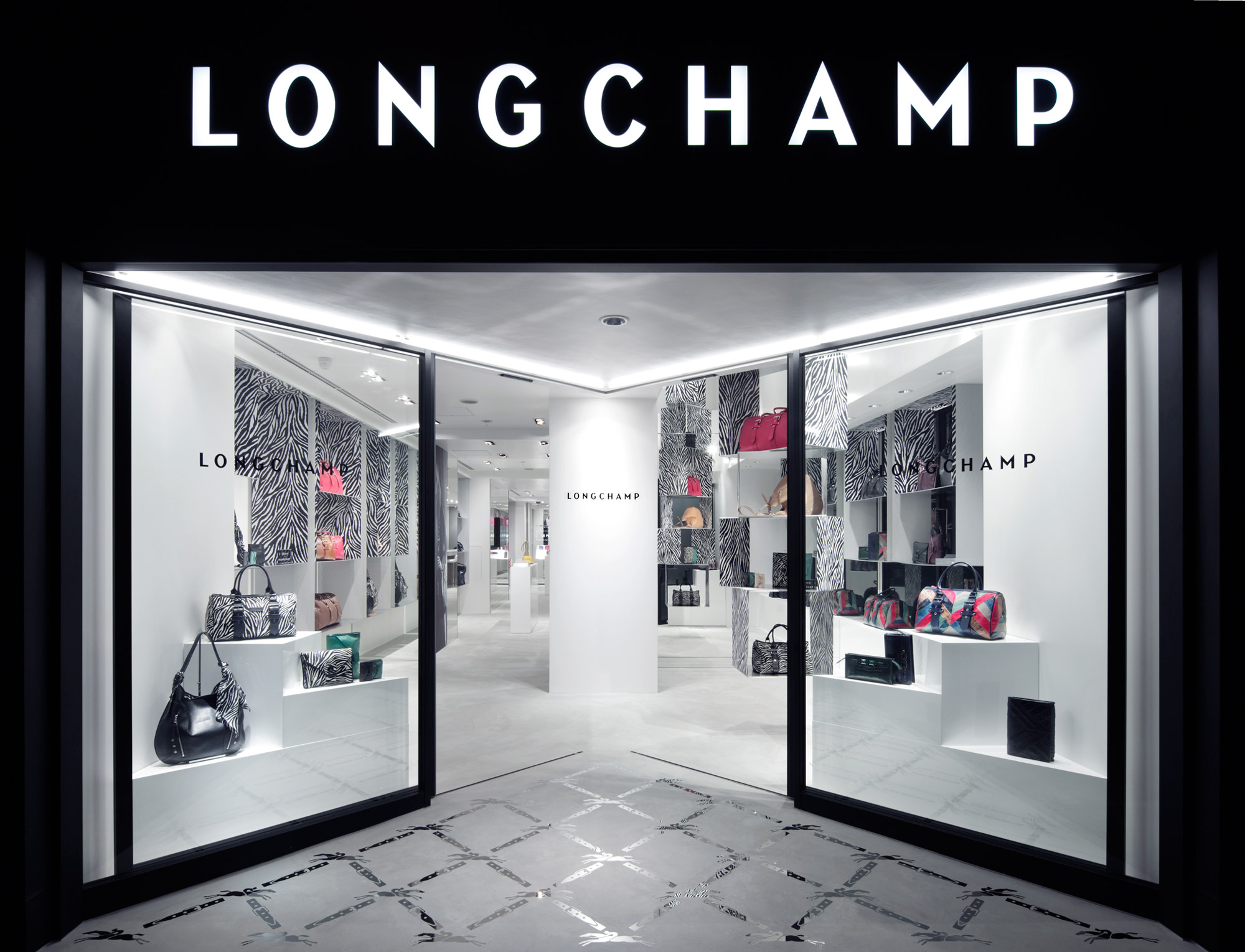 LONGCHAMP “FLASH” STORE | CURIOSITY