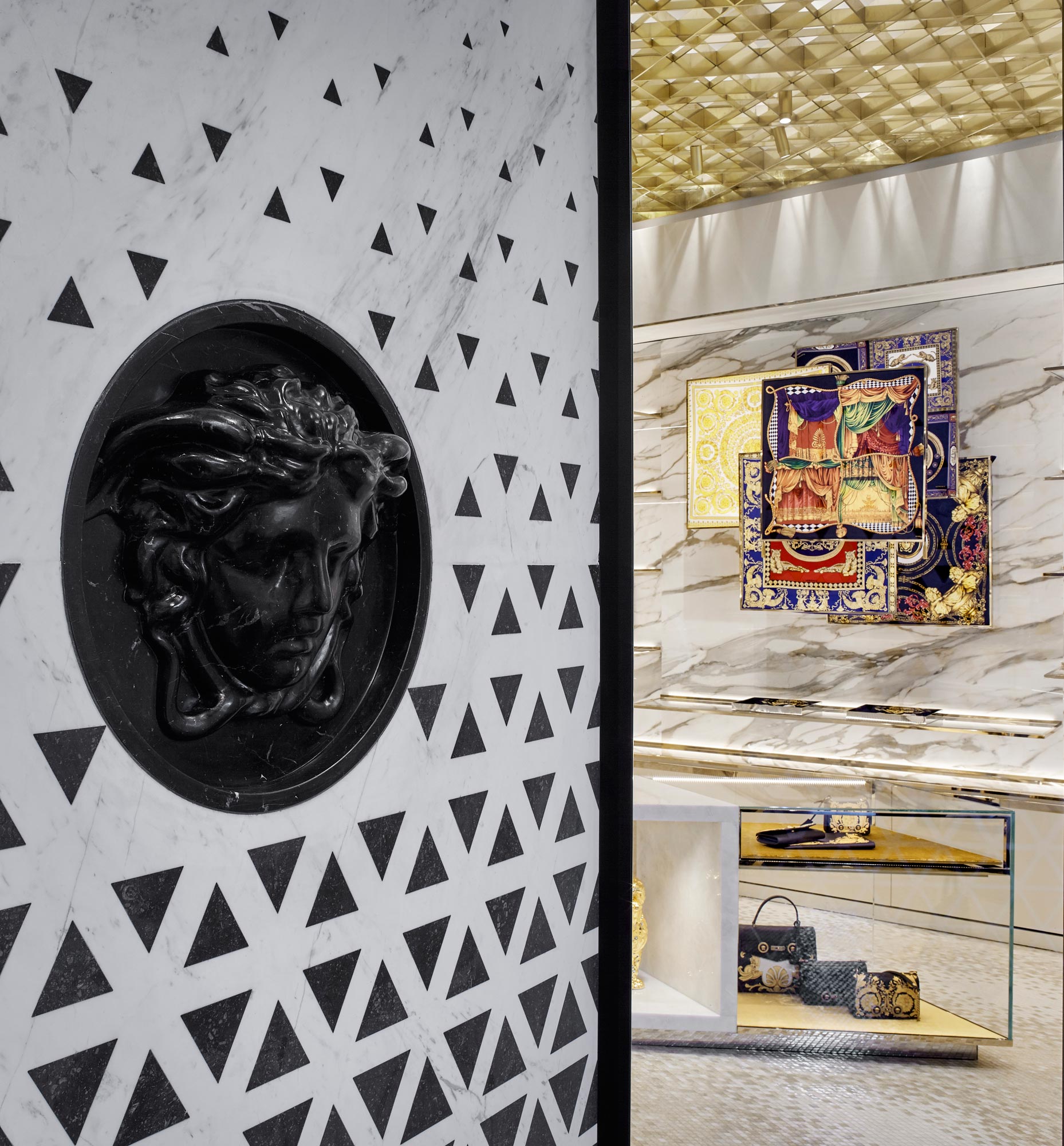 VERSACE MIAMI | CURIOSITY