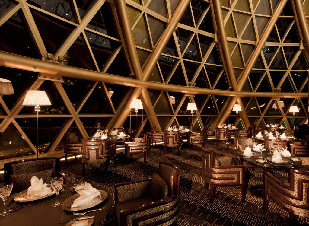 ROBUCHON AU DOME | CURIOSITY