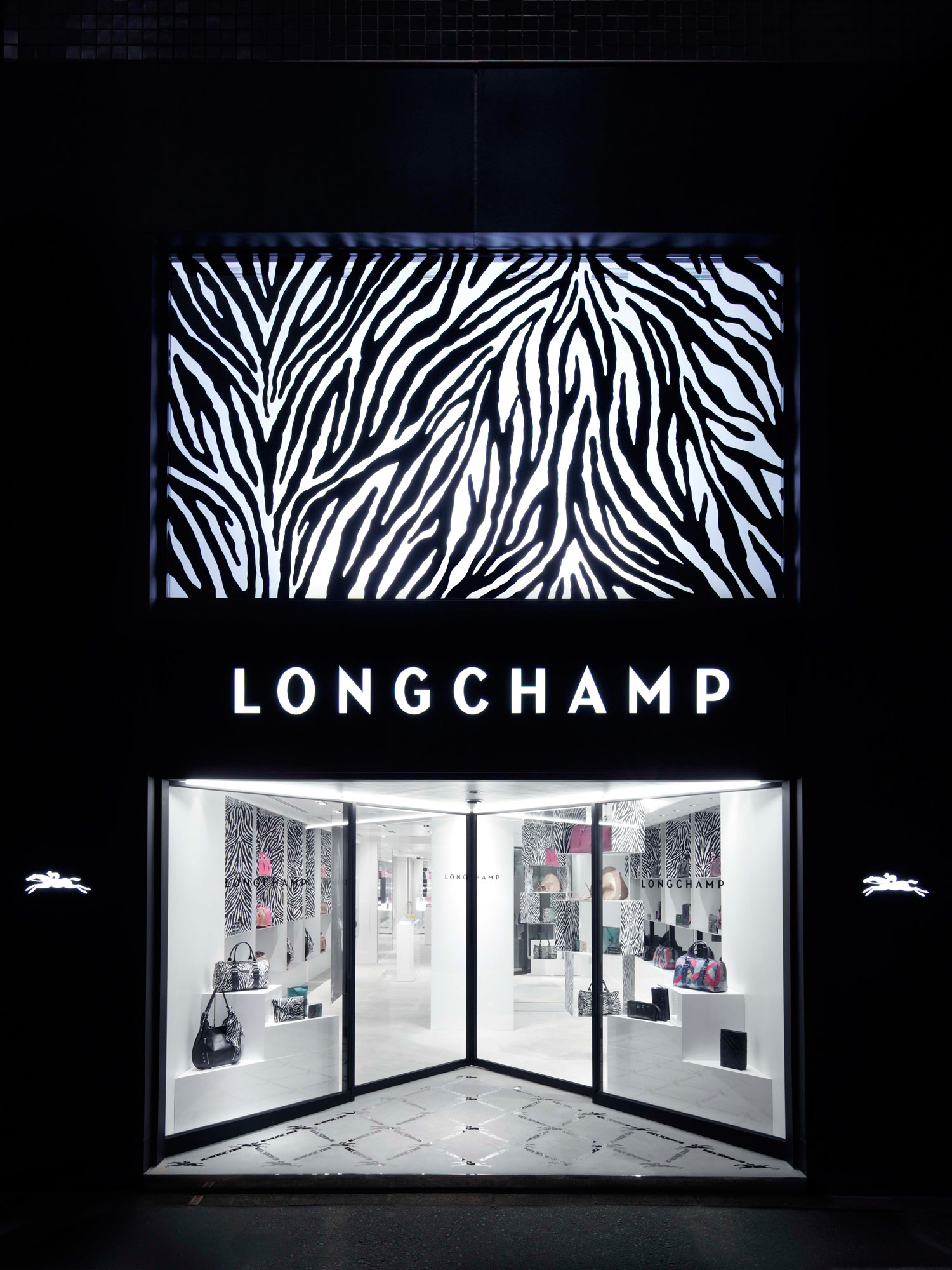 LONGCHAMP “FLASH” STORE FACADE | CURIOSITY