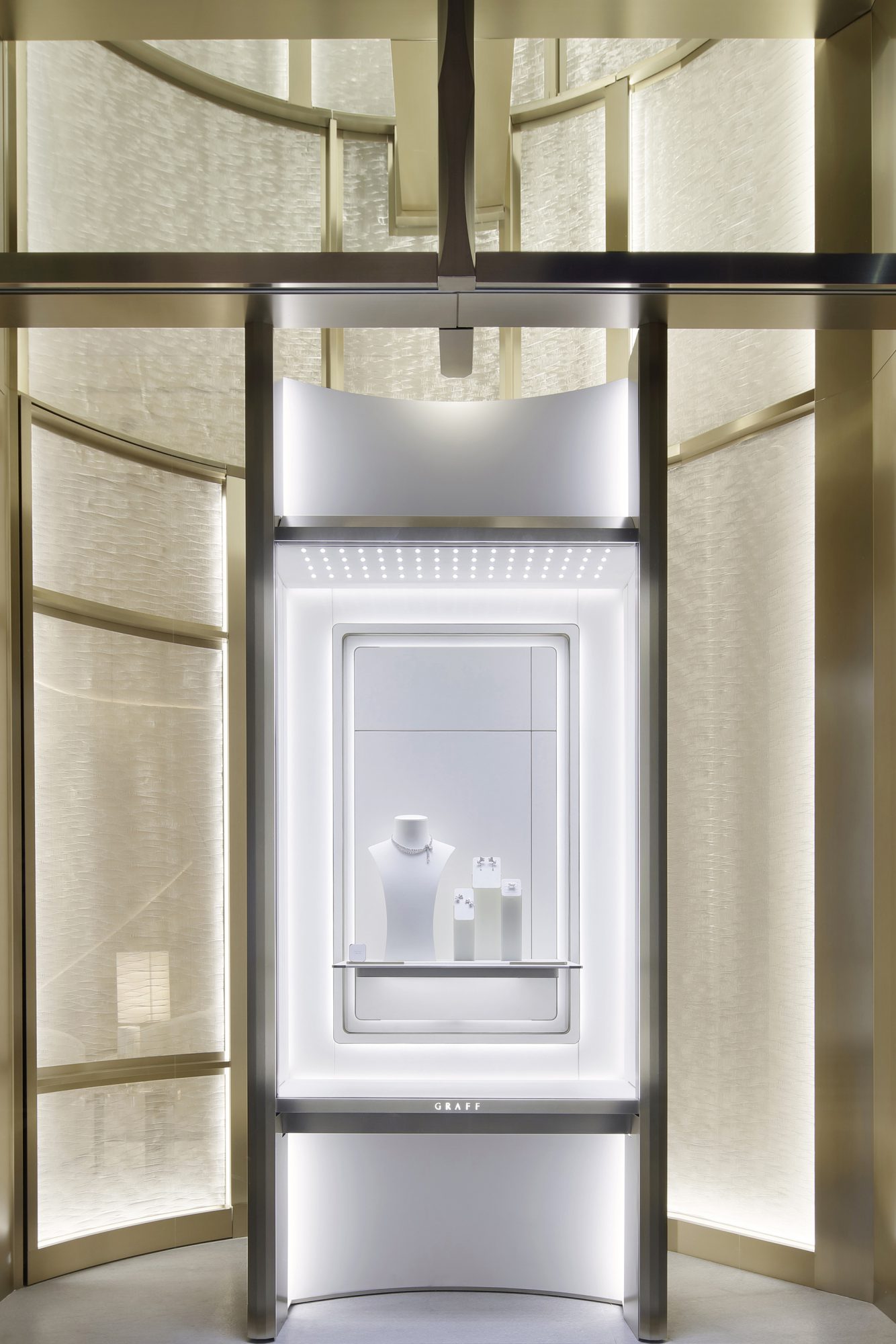 GRAFF FLAGSHIP STORE | CURIOSITY